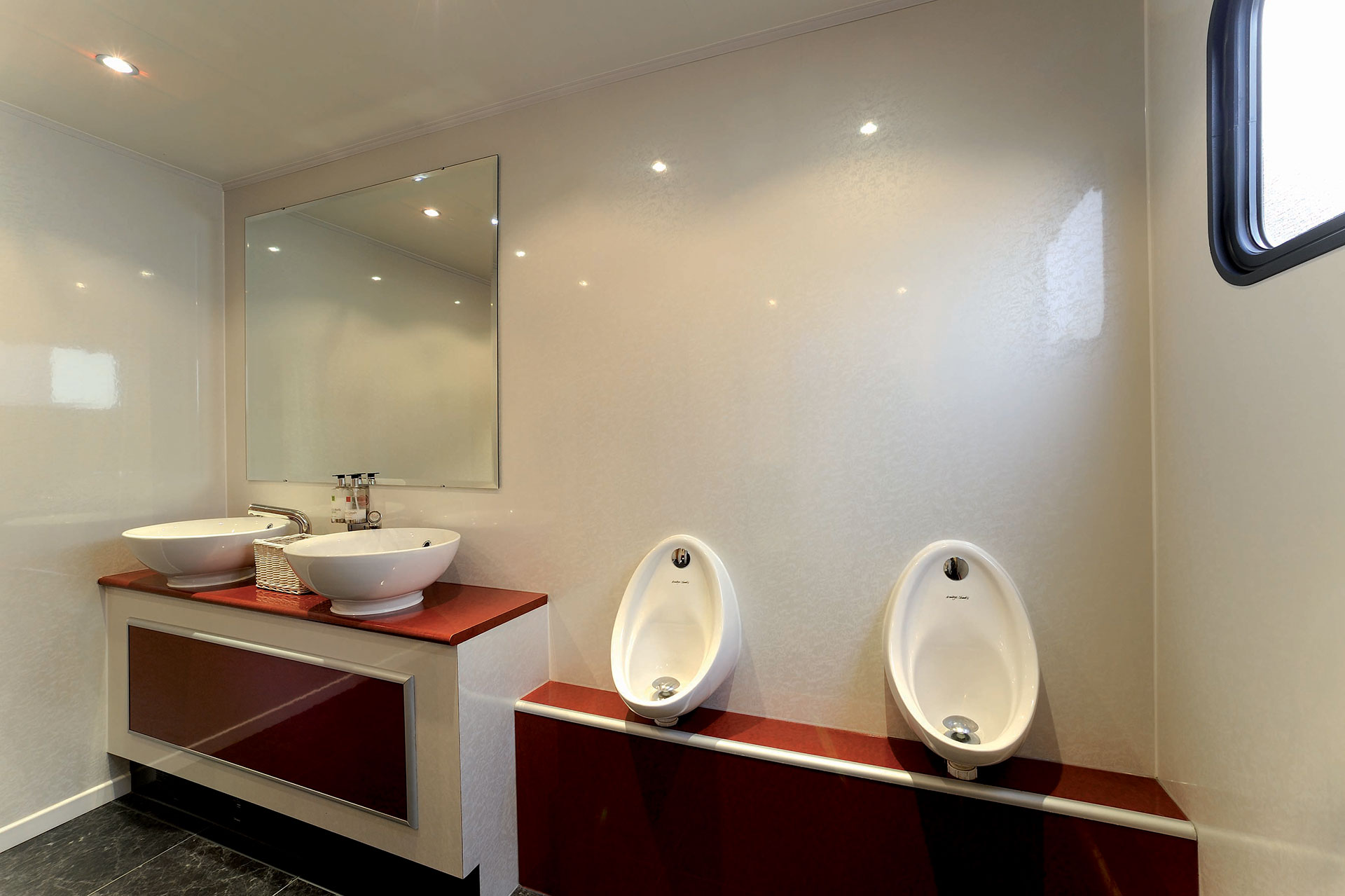 Blocs sanitaires autonomes | Portakabin® FR